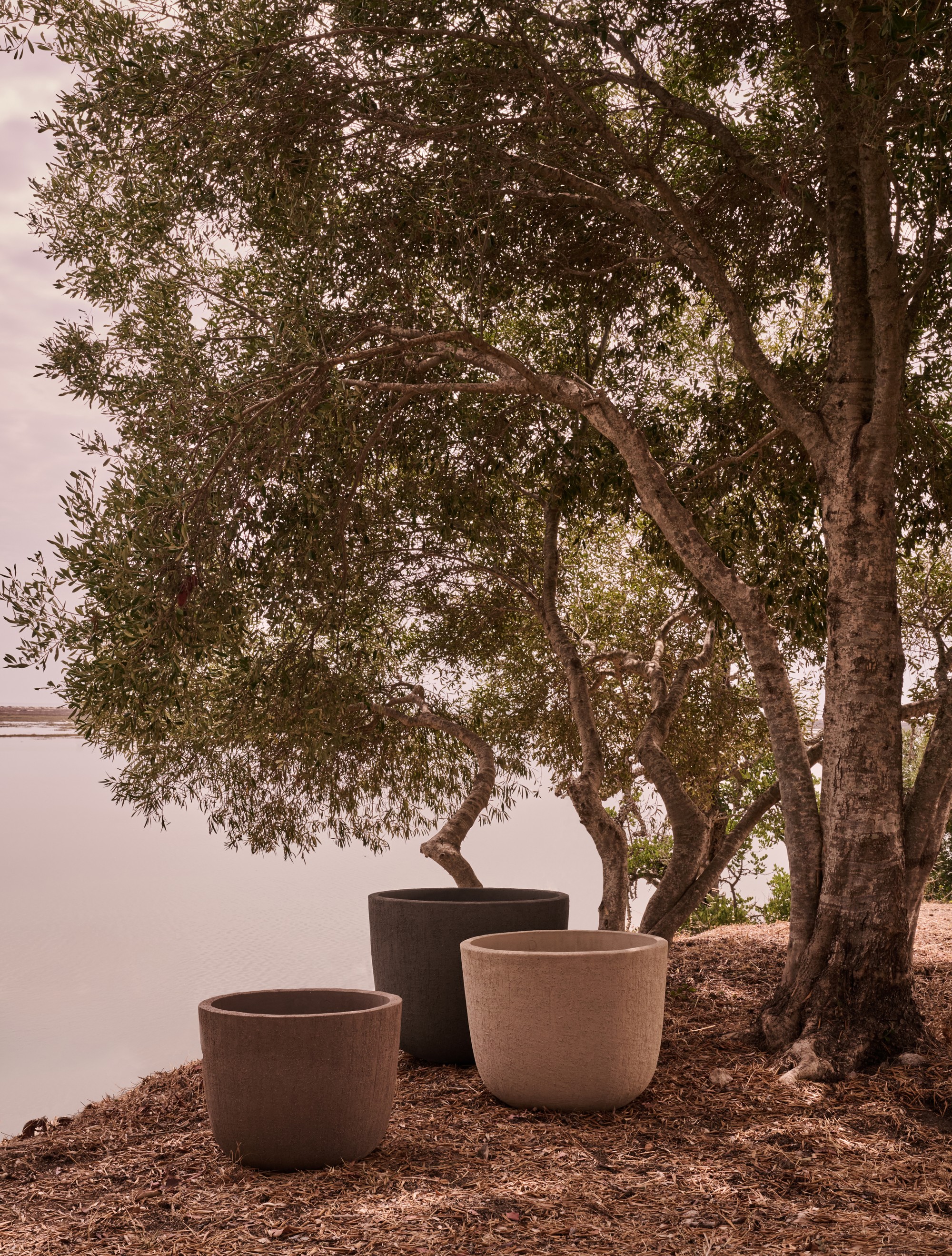 Maroa planter: natural terracotta & timeless patina | Tribù