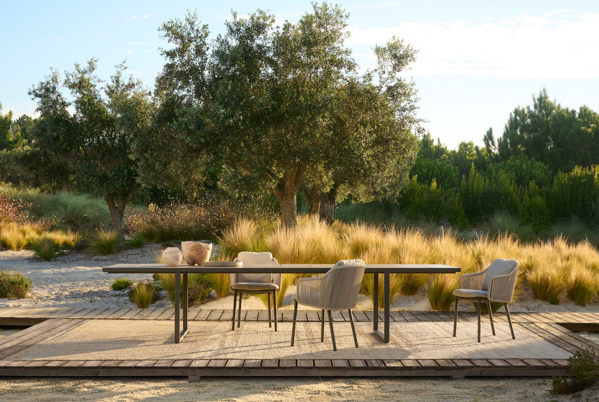 Tribù | Tables for Outdoor Dining and Unwinding at a table