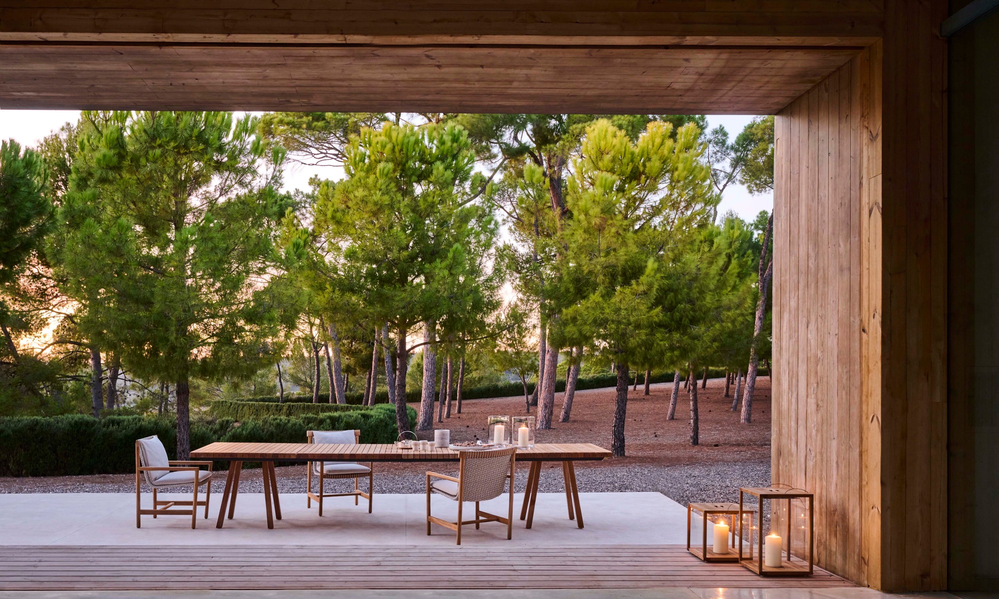 TRIBÙ | Vis à vis dining table
