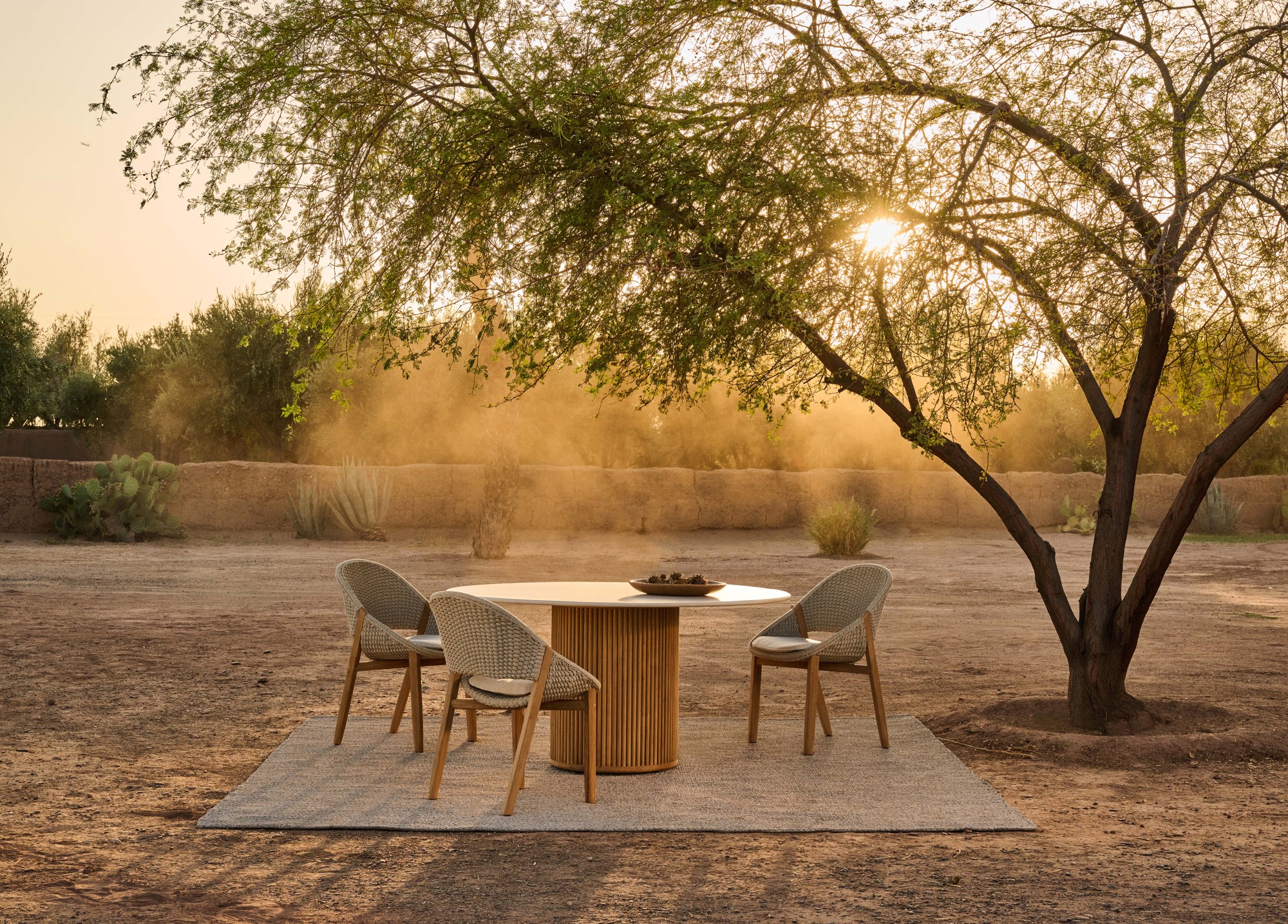 Tribù Round Otto Dining Table - Timeless Elegance for Outdoor Dining