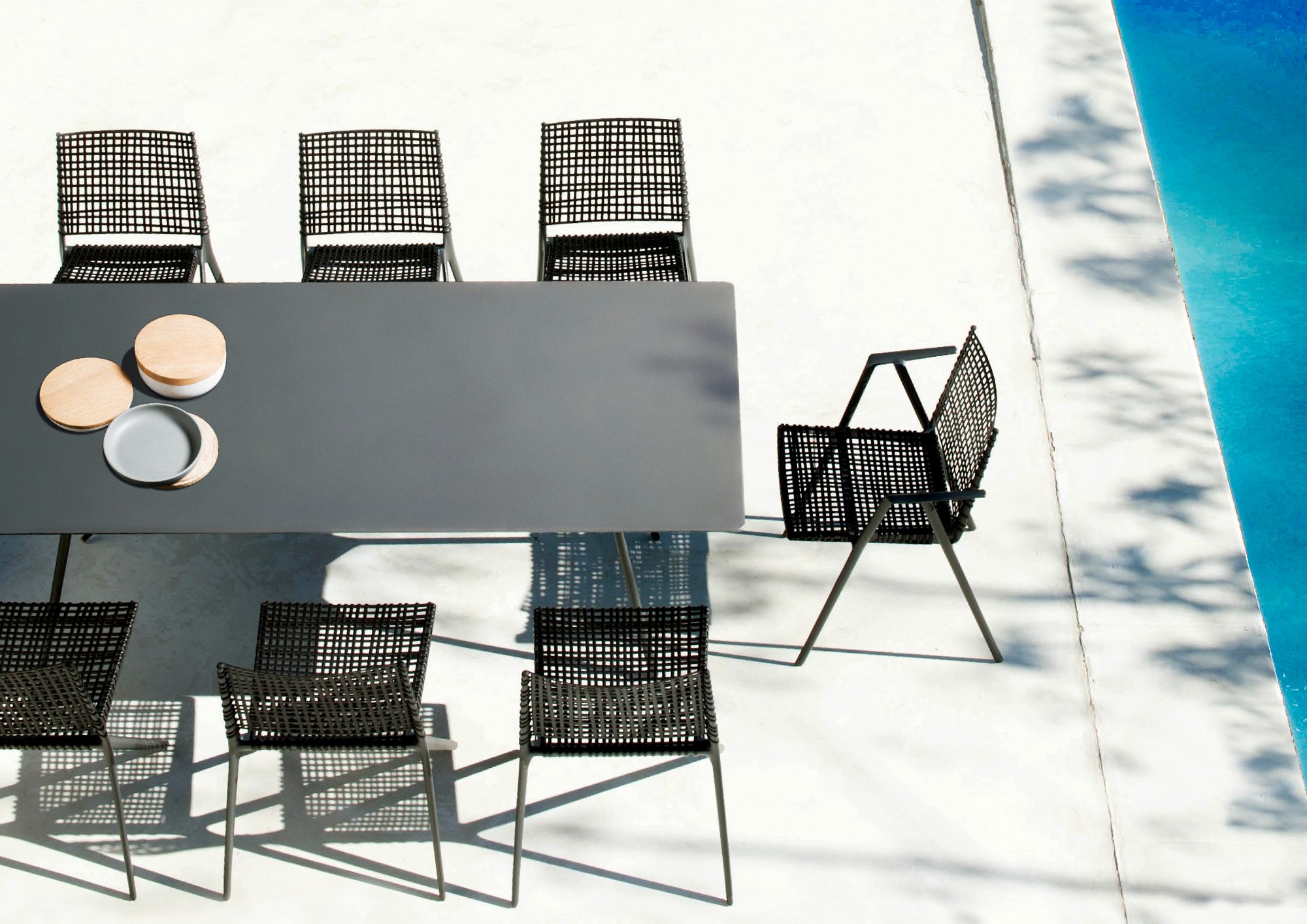 Tribù | Branch Dining Table: Modern Design in Round or Square Shape.