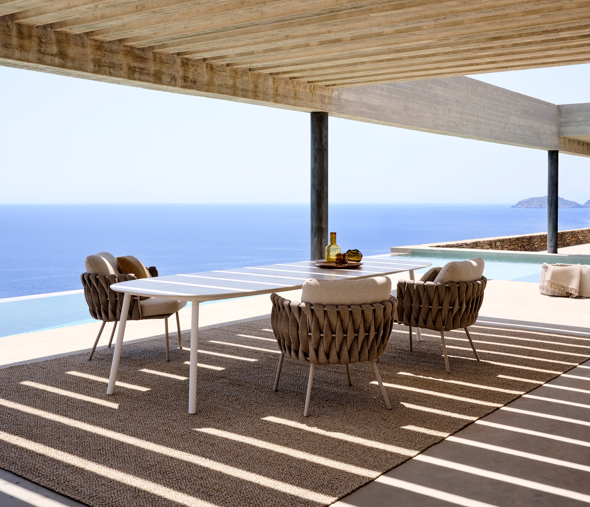 TRIBÙ | Tosca low dining table